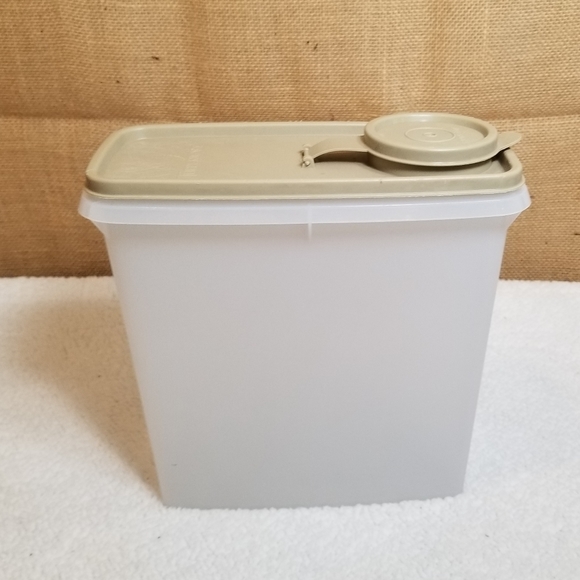 Tupperware | Kitchen | Vintage Tupperware Cereal Keeper Container Lid ...
